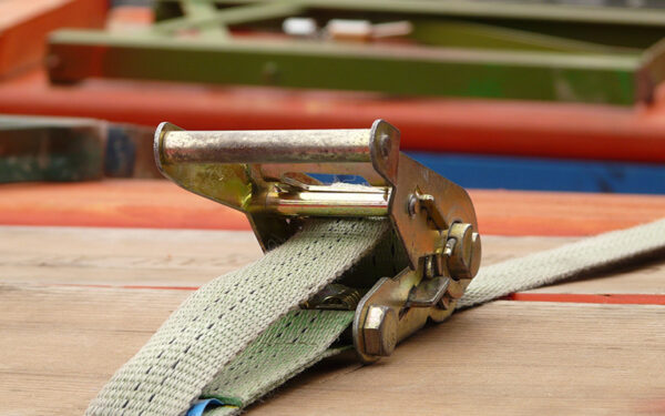 Stuffing & Un-stuffing, Lashing of Container – Antah Forwarders